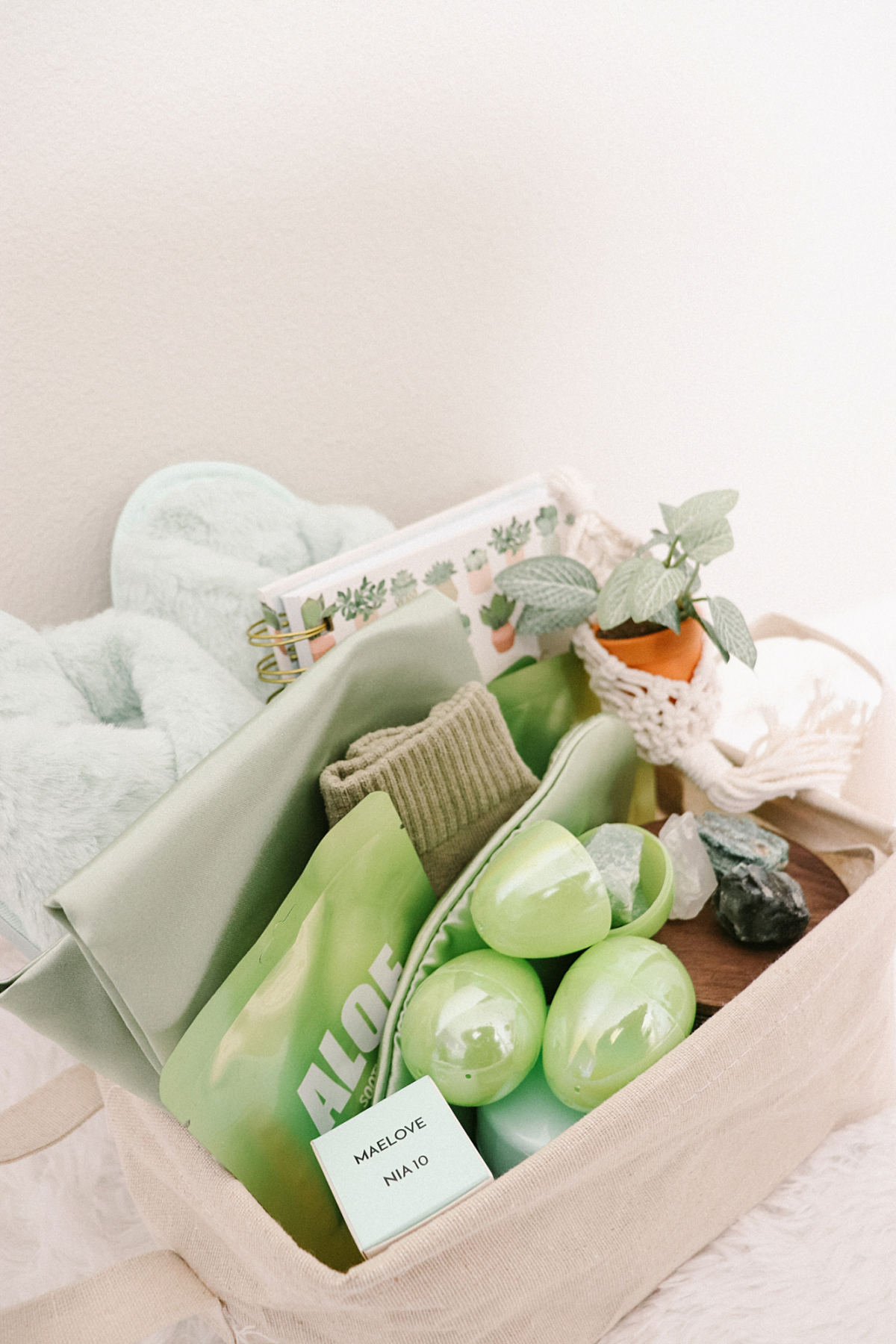 Monochromatic Easter Basket Ideas For Kids And Teens | Mommy Diary